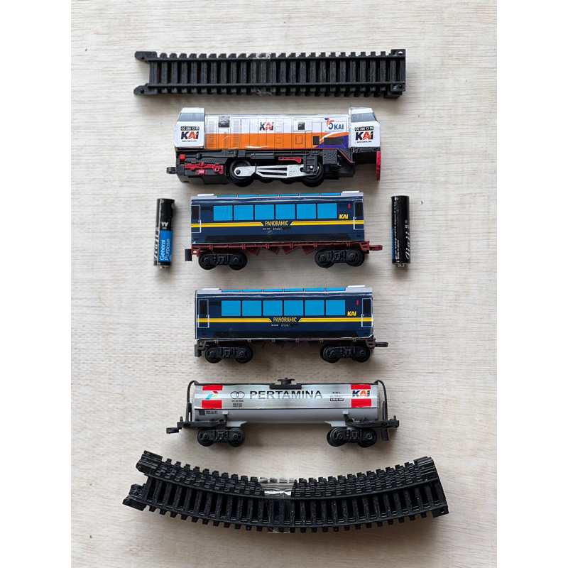 Jual Paket Rangkain Kereta Api Lokomotif Cc206 Gerbong Panoramic ... Jual Paket Rangkain Kereta Api Lokomotif Cc206 Gerbong Panoramic ...