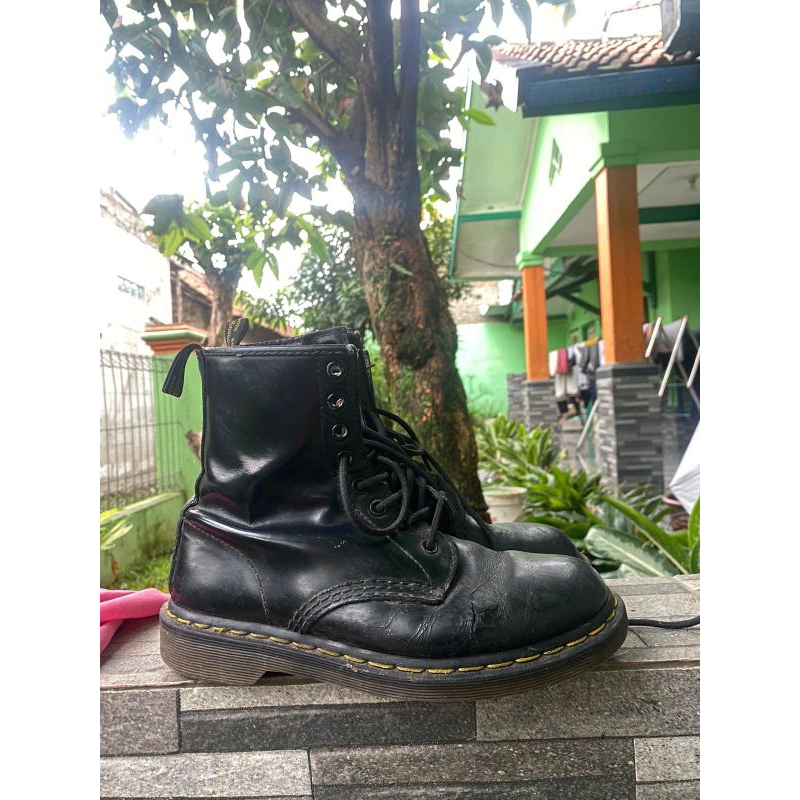 Harga 1460 Docmart Terbaru Juni 2023 |BigGo Indonesia