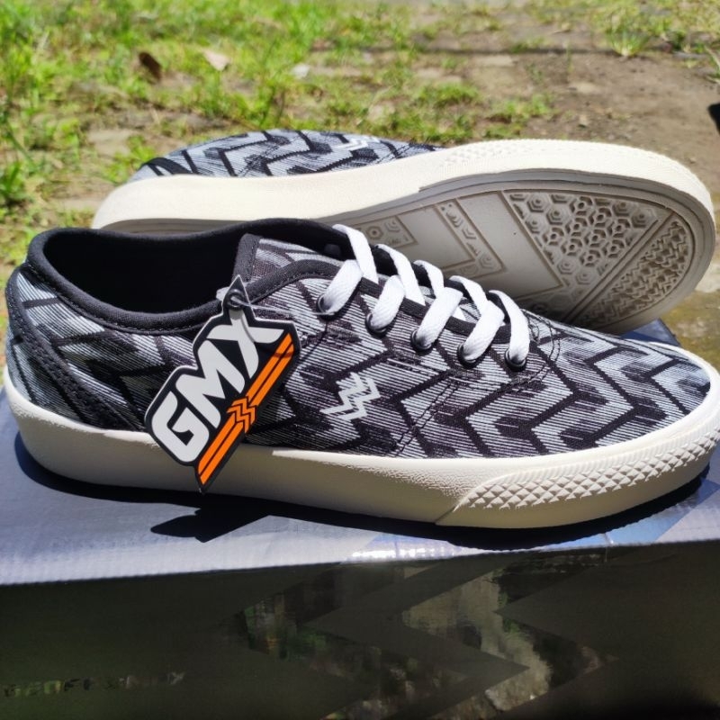 Jual Sepatu Geoff Max Special Edition Original - Ethan Geometric Black ...