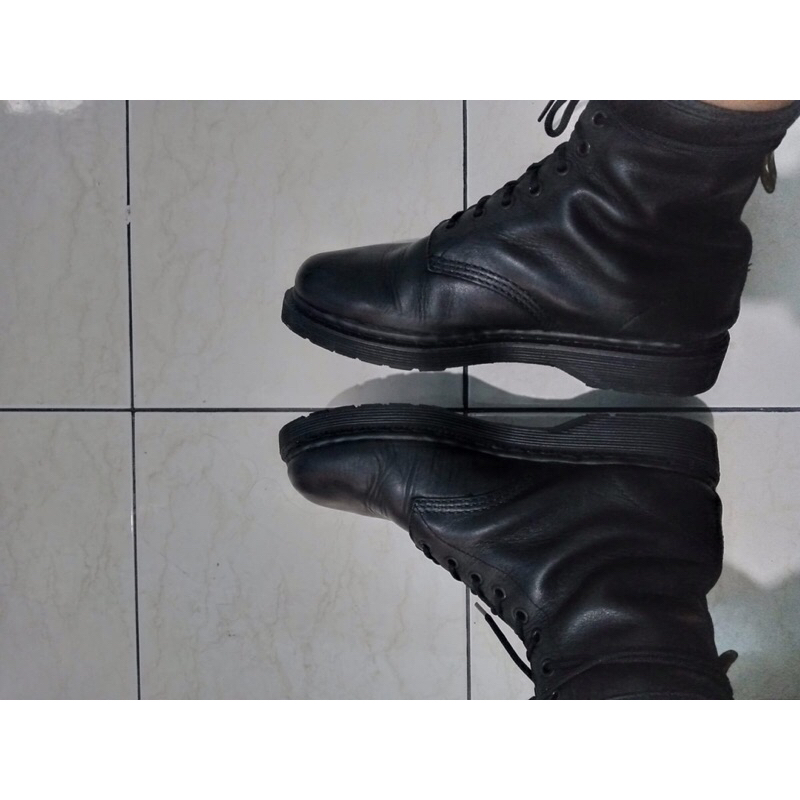 Harga 1460 Docmart Terbaru Juni 2023 |BigGo Indonesia