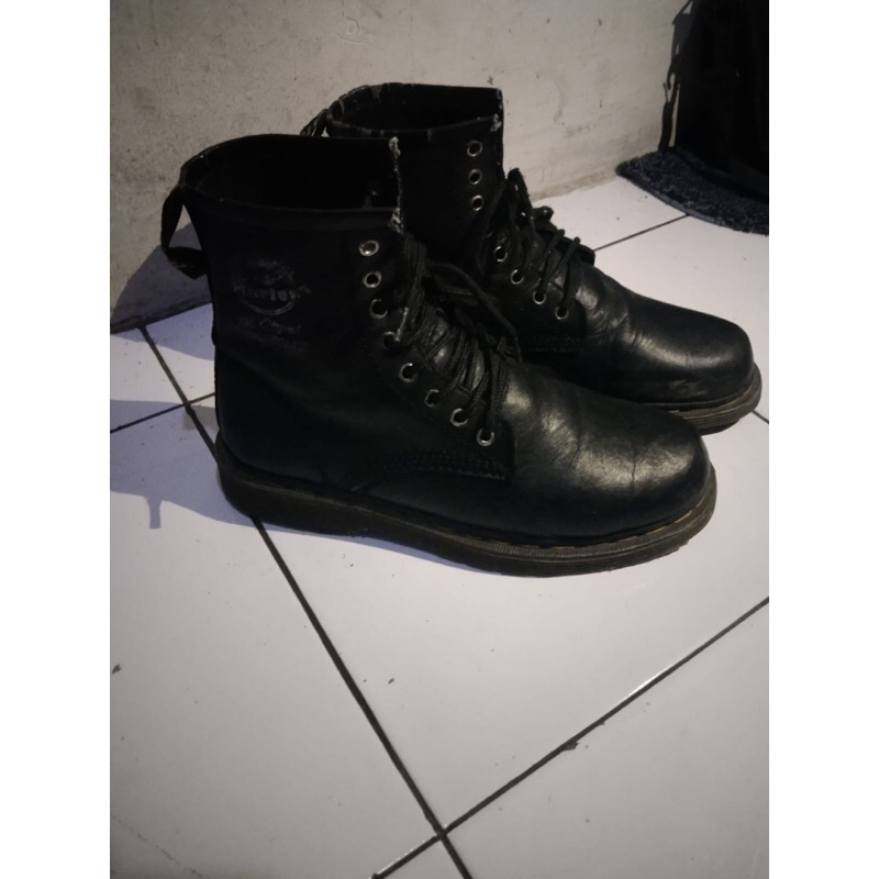 Harga 1460 Docmart Terbaru Juni 2023 |BigGo Indonesia