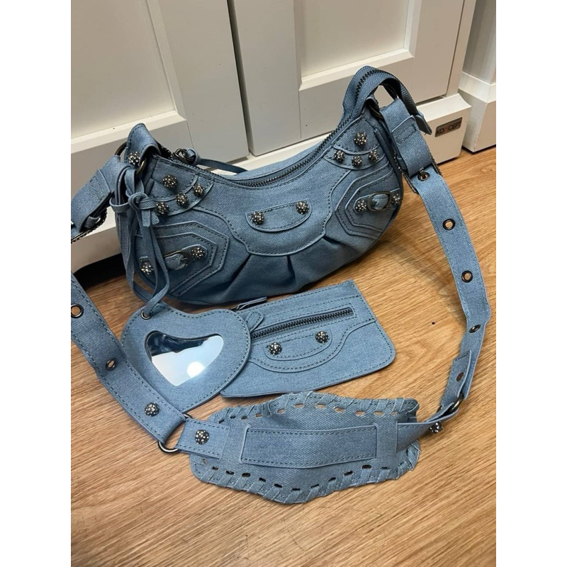 Harga Cagole Jeans Terbaru Mar 2025 | BigGo Indonesia