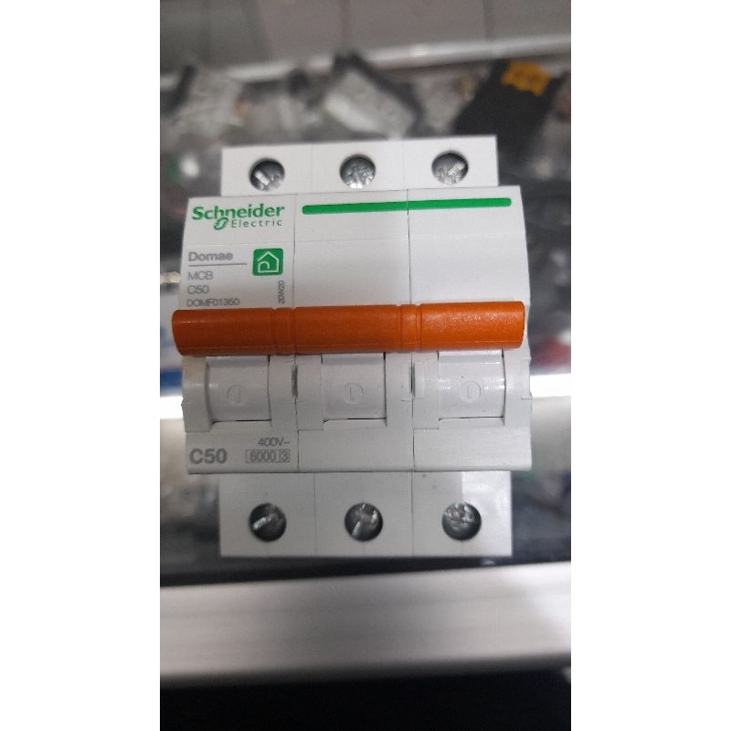 Harga mcb 3 phase schneider 50a Terbaru Nov 2024 |BigGo Indonesia