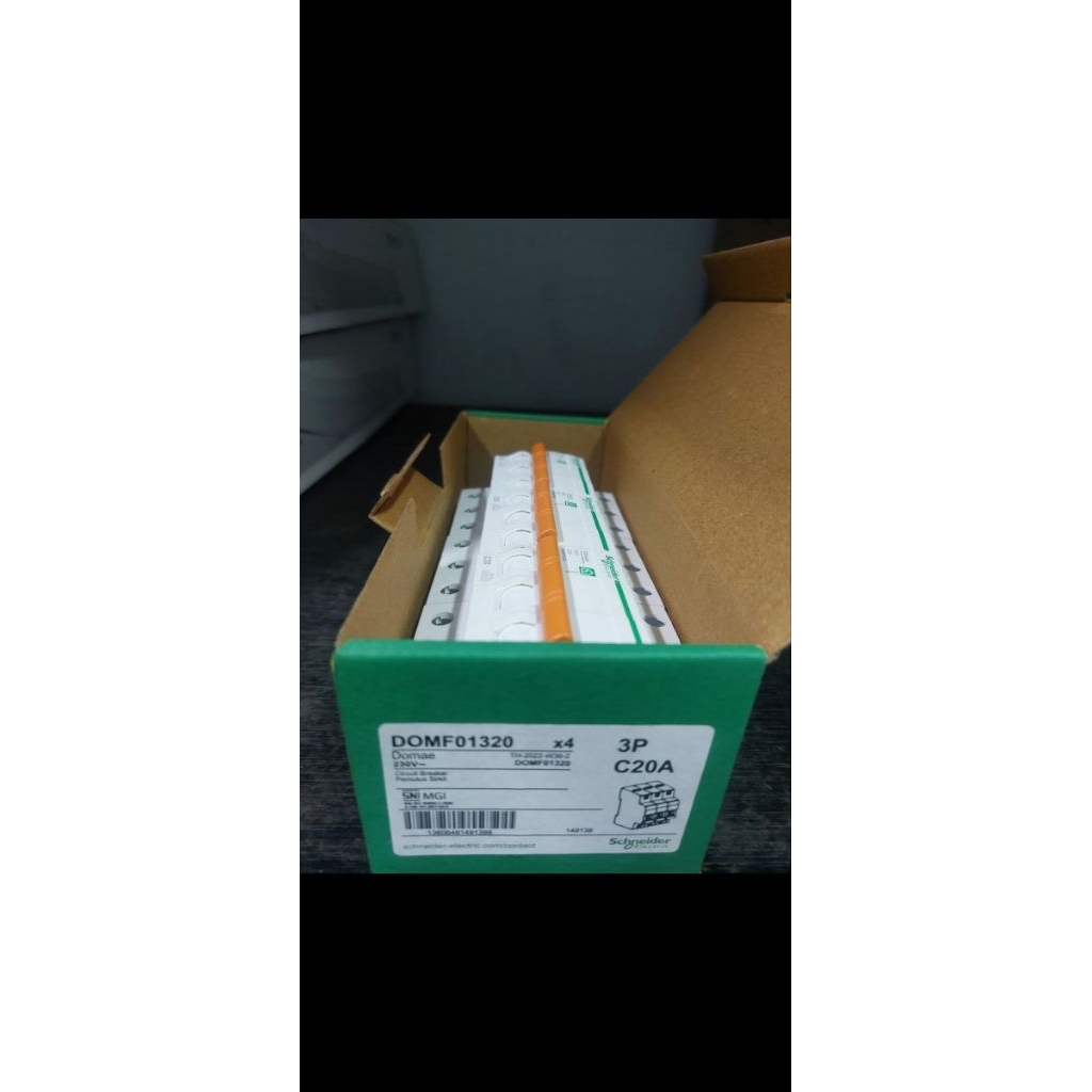 Harga mcb schneider 3 phase 20a Terbaru Nov 2025 | BigGo Indonesia