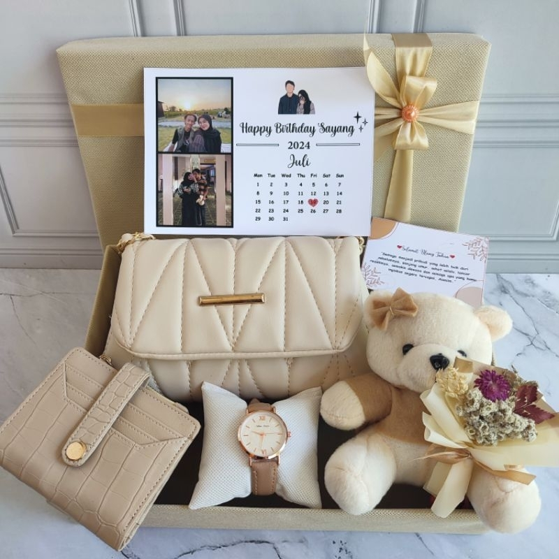 Harga Kado Pacar Wisuda Terbaru Feb 2026 | BigGo Indonesia