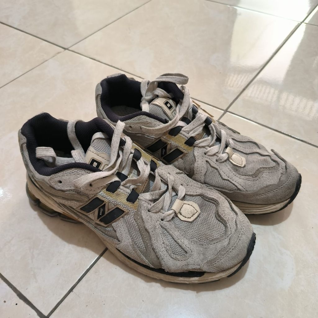 Harga NEW Balance Sepatu Original Terbaru Mei 2026 | BigGo Indonesia