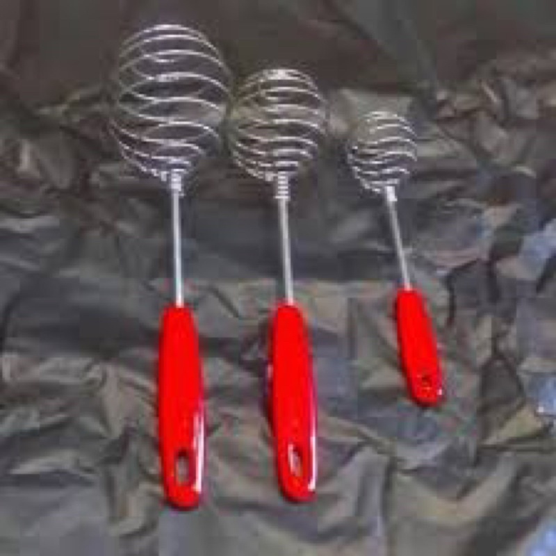 Jual kocokan telur spiral gagang merah/ kocokan jamu/ kocokan kue bulat ...