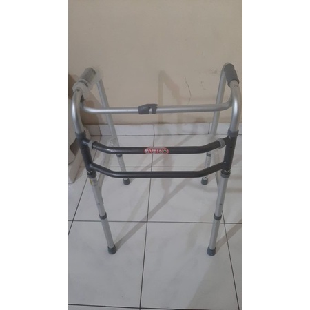 Jual WALKER ALAT BANTU JALAN ORANG TUA /LANSIA, BISA DILIPAT, TANPA ...