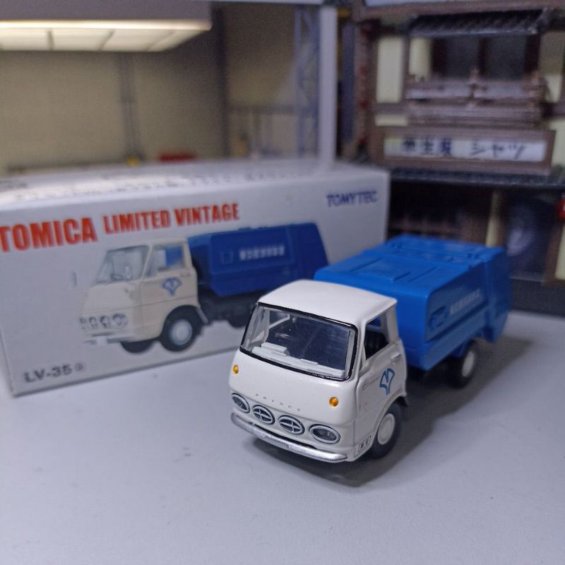 Jual Tomica Limited Vintage LV-35a Prince Clipper Cleaning Truck City ...