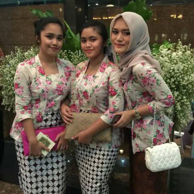 Jual Kebaya Jumputan Nenek Jadul kebaya kondangan atasan kebaya couple ...