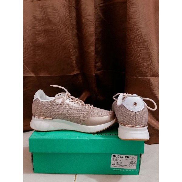 Jual Sepatu sneakers Buccheri original preloved / masih baru | Shopee ...