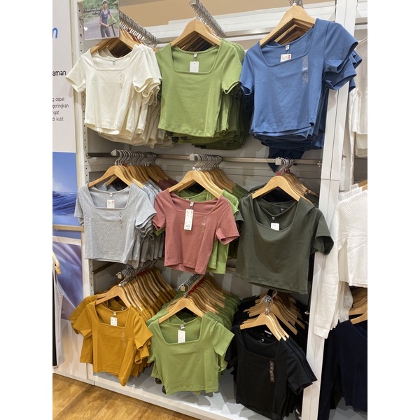 Jual uniqlo t-shirt crop kerah persegi lengan pendek uniqlo (jastip ...