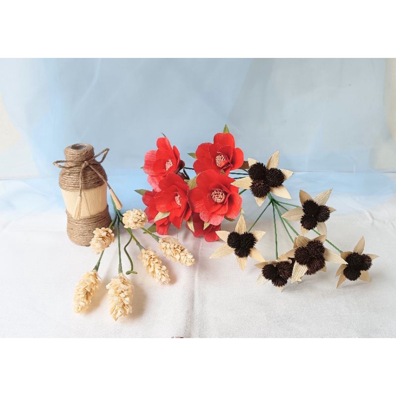 Jual Rangkaian Bunga Kulit Jagung Tangkai Kawat Kerajinan Tangan Daur