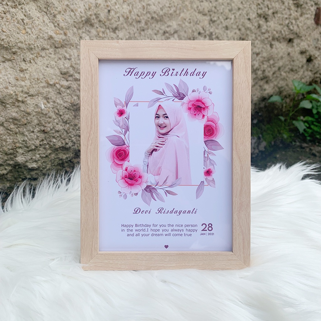 Jual (CUSTOM) Frame Kayu Foto Aesthetic Kado Ulang Tahun Hadiah Wisuda ...