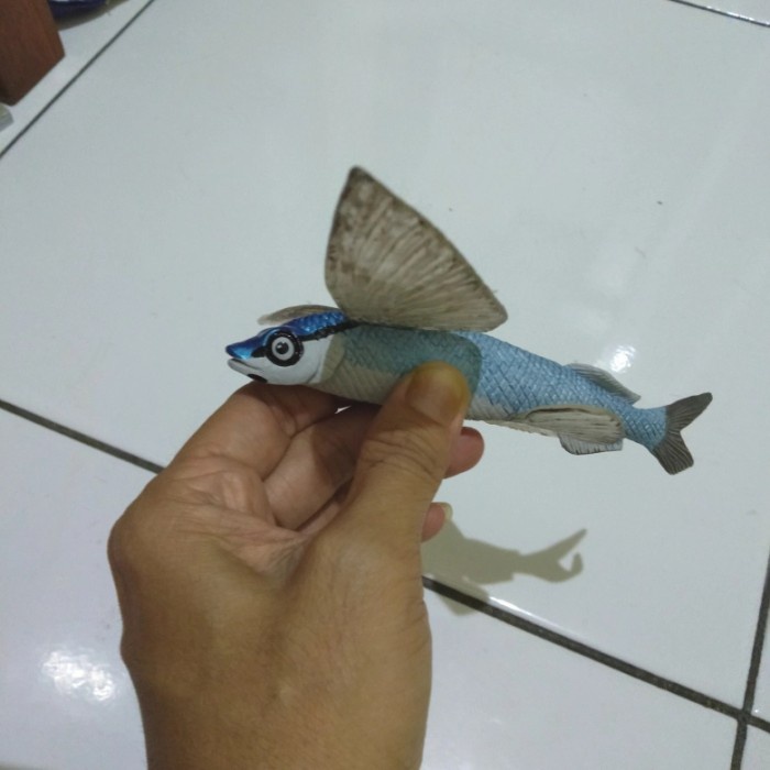 Jual Terlaris Figure Ikan Terbang Figure Ikan Torani Flying Fish Trendi ...