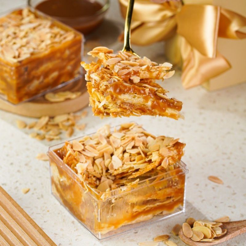 Jual Caramel Layer Dessert Box - Bittersweet by Najla | Shopee Indonesia