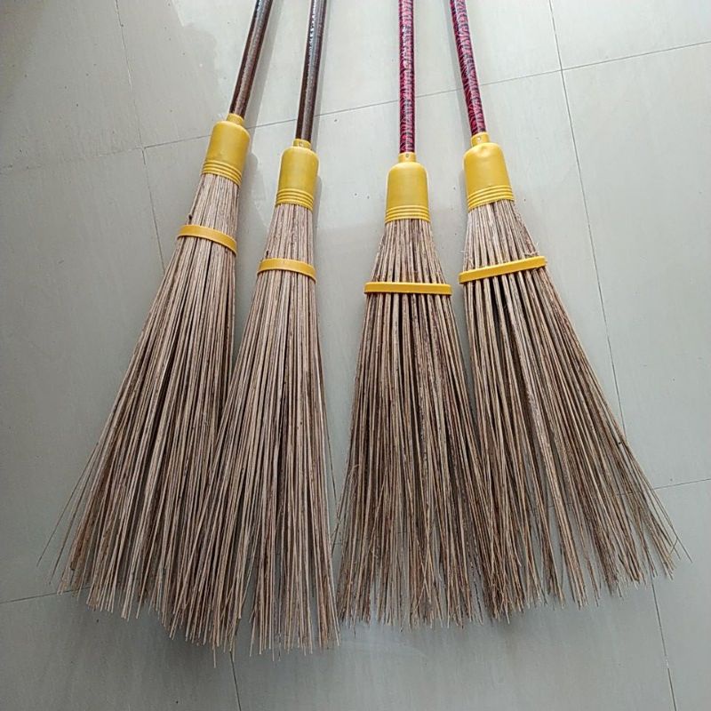 Jual Sapu lidi taman,Sapu lidi gagang kayu,Sapu lidi lakop | Shopee ...