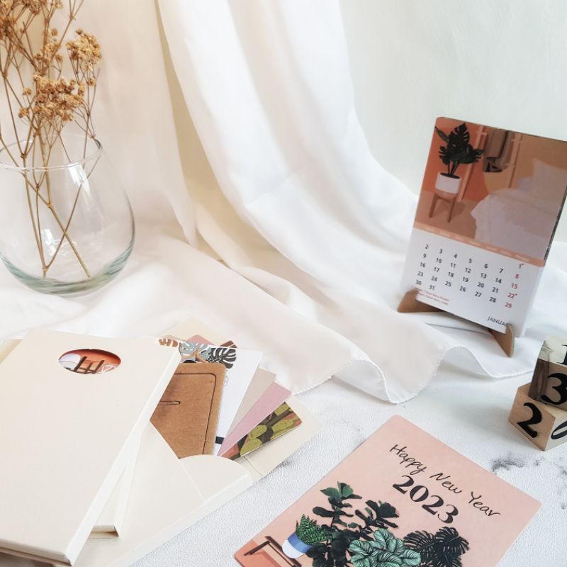 Jual KALENDER 2023 AESTETHIC MINI STAND BAHAN ASTER WHITE 230 GSM ...