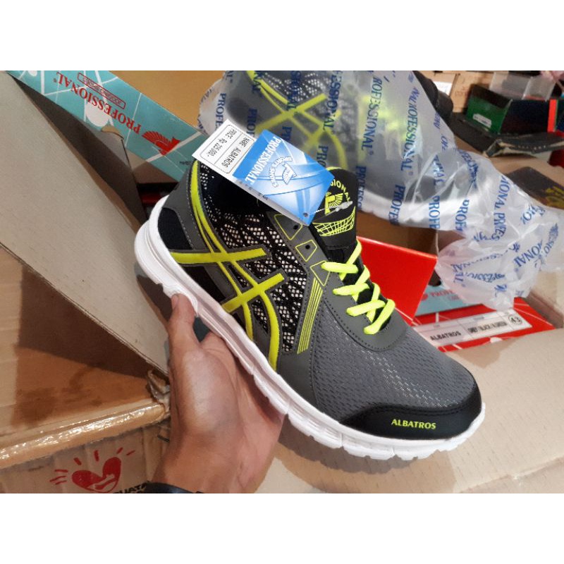 Jual Sepatu Olahraga Professional Albatros Original Ringan Dan Nyaman ...