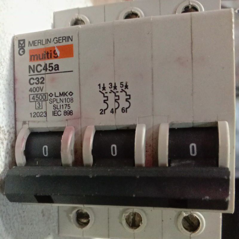 Jual MCB 3p Merlin gerin nc45a c32 | Shopee Indonesia