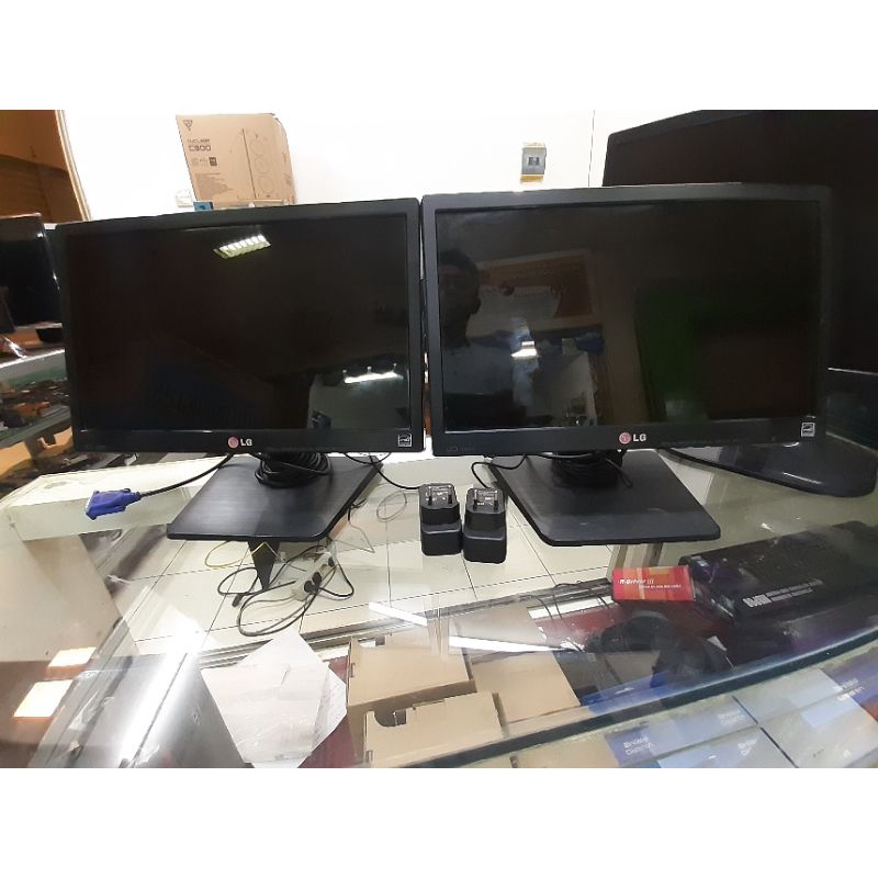 Jual monitor LED komputer LG 16 inch widescreen 16M35A full kabel ori ...