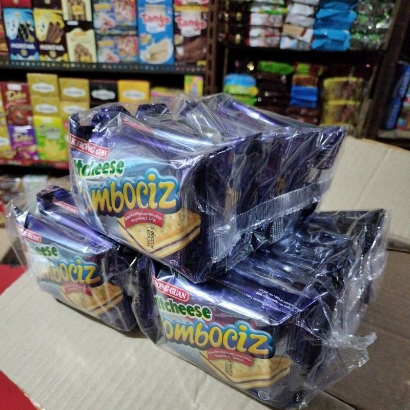 Jual biskuit rasa keju lapis krim keju dengan wafer cokelat saltcheese ...
