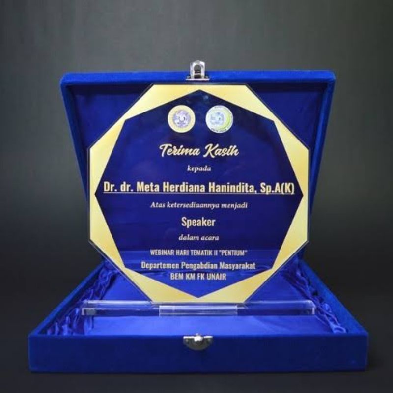 Jual plakat akrilik plakat akrilik custom plakat wisuda plakat souvenir ... Jual plakat akrilik plakat akrilik custom plakat wisuda plakat souvenir ...