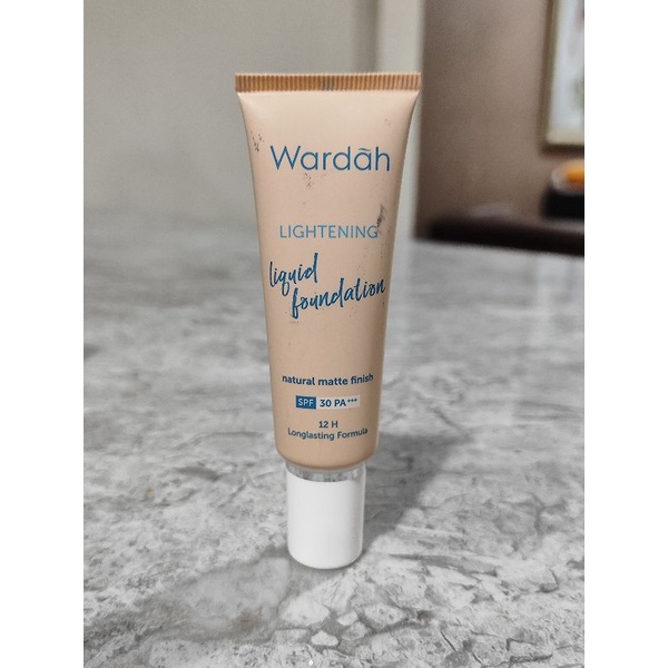 Jual Wardah Lightening Foundation 01 Light Beige (Bekas) | Shopee Indonesia