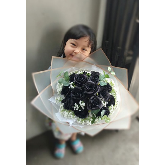 Jual buket bunga mawar hitam 15 tangkai plus baby breath | Shopee Indonesia