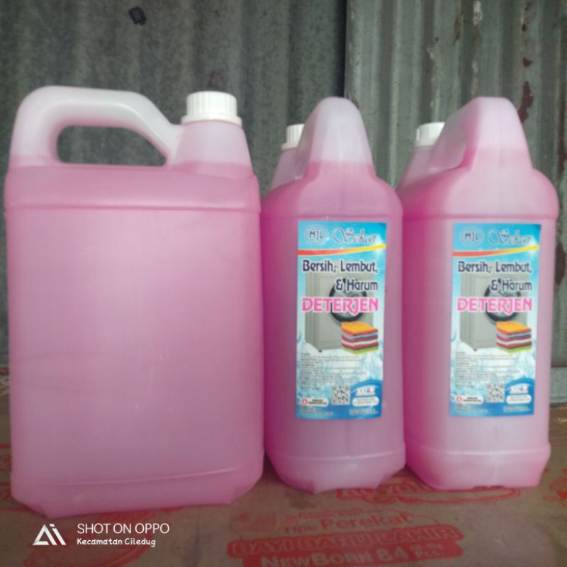 Jual deterjen cair laundry 5 liter | Shopee Indonesia
