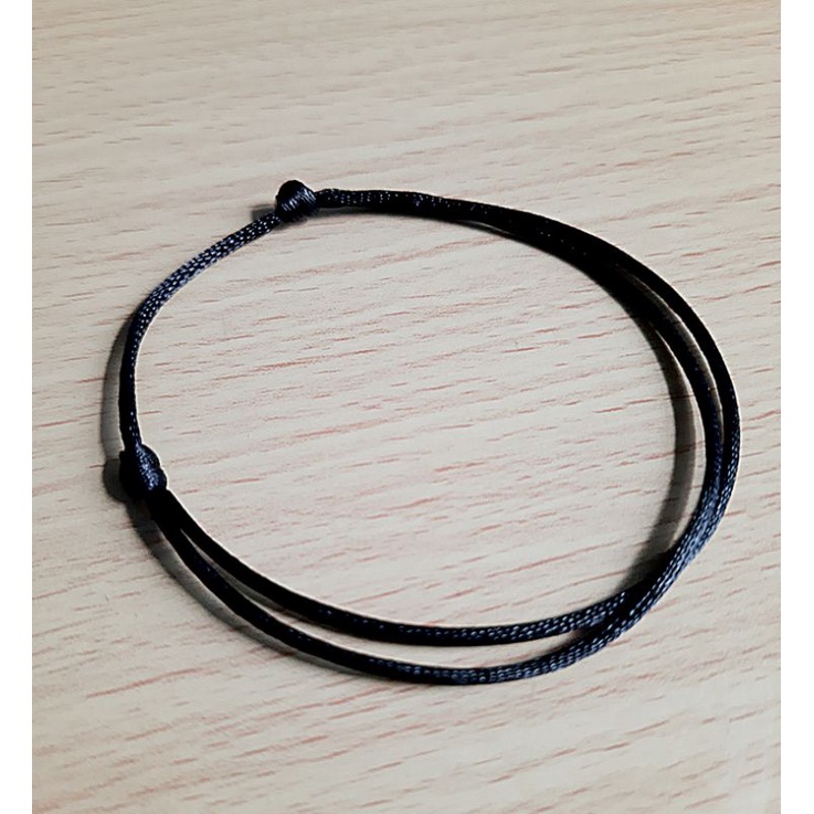 Jual GELANG HITAM POLOS TALI SATIN CINA (1mm) | Shopee Indonesia
