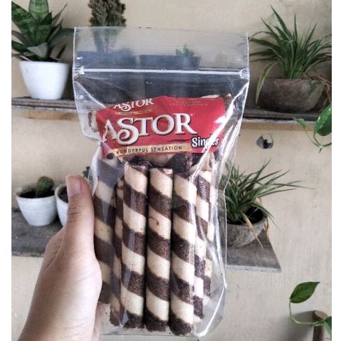 Jual ASTOR COKELAT / SNACK KILOAN / SNACK BRAND / SNACK MURAH | Shopee ...