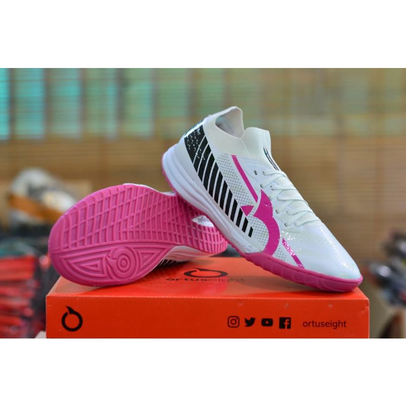 Jual Sepatu Futsal ORTUSEIGHT CATALYST LIBERTE IN - WHITE/BLACK ...