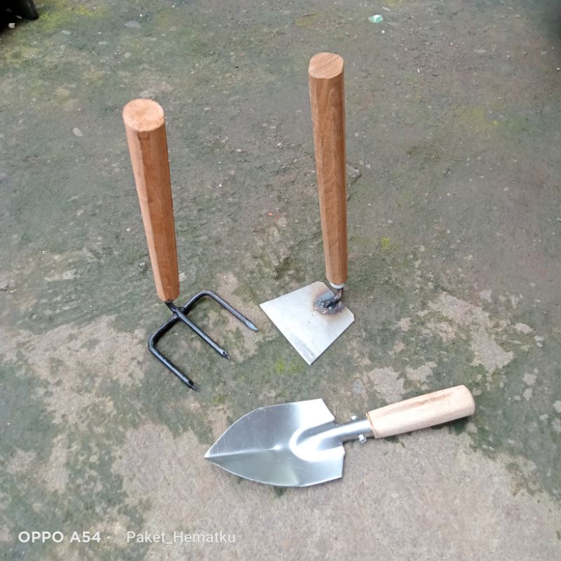 Jual PAKET HEMAT GARUK DAN CANGKUL KECIL | GARPU TAMAN| CANGKUL KECIL ...