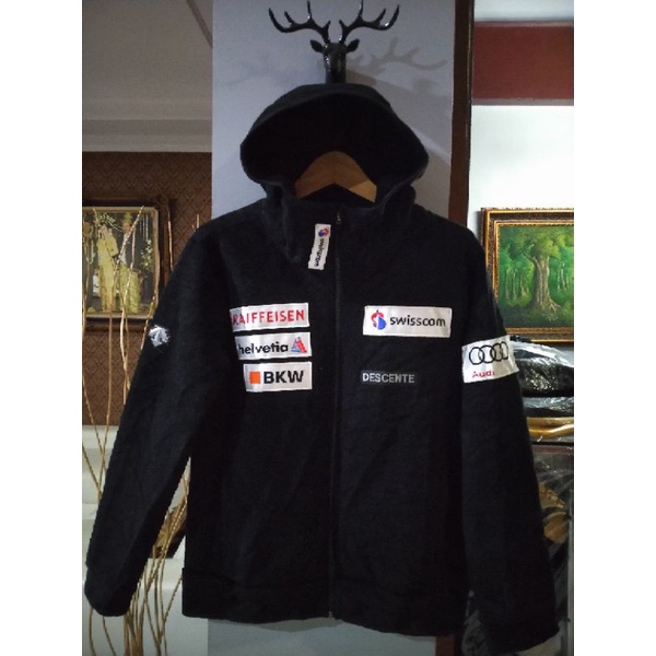Jual jaket DESCENTE (size M) | Shopee Indonesia