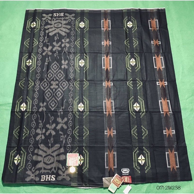 Jual SARUNG BHS GOLD EXCELENT MESRES MOTIF SSF WARNA HITAM | Shopee Indonesia