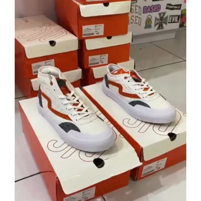 Jual [Original 100%] Patrobas x Cleo Black and White | Shopee Indonesia