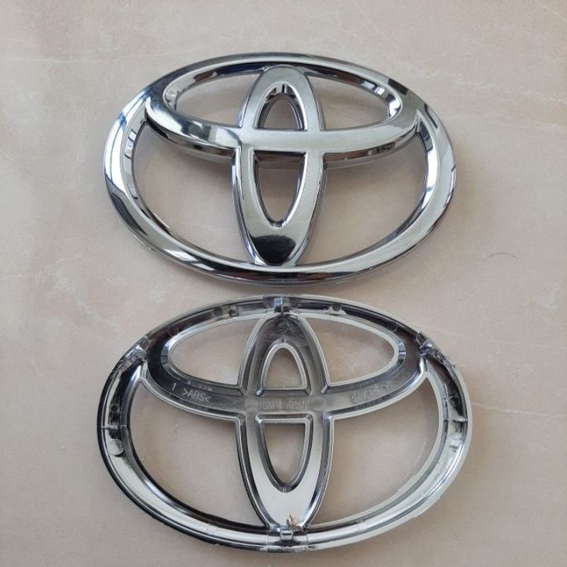 Jual Emblem Logo Toyota Mobil Calya ORI TOYOTA | Shopee Indonesia