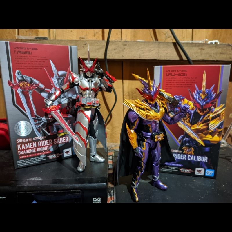 Jual SHF Kamen Rider Saber Dragonic Knight & Kamen Rider Calibur Jaou ...