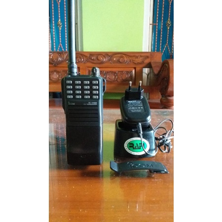 Jual HT ICOM V68 VHF LENGKAP CHARGER ORIGINAL JAPAN | Shopee Indonesia