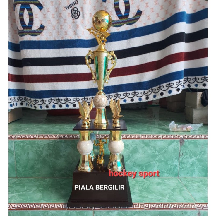Jual Trophy Piala 4 kaki Custom Trophy sepak Bola, badminton, tenis ...