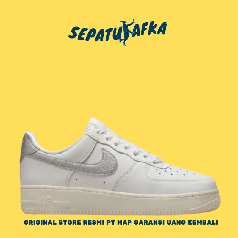 Jual Nike Air Force 1 '07 Metallic Silver Swoosh Sepatu Sneakers Wanita ...