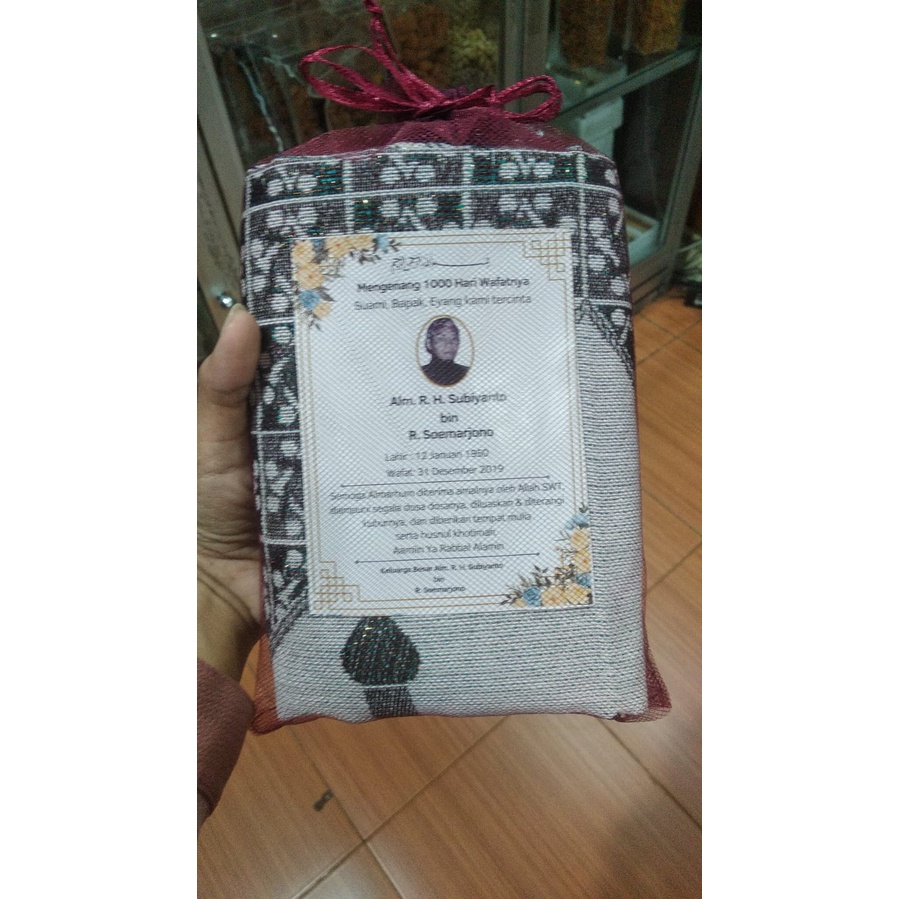 Jual Souvenir Sajadah Packing Tile untuk acara umroh, pengajian ...