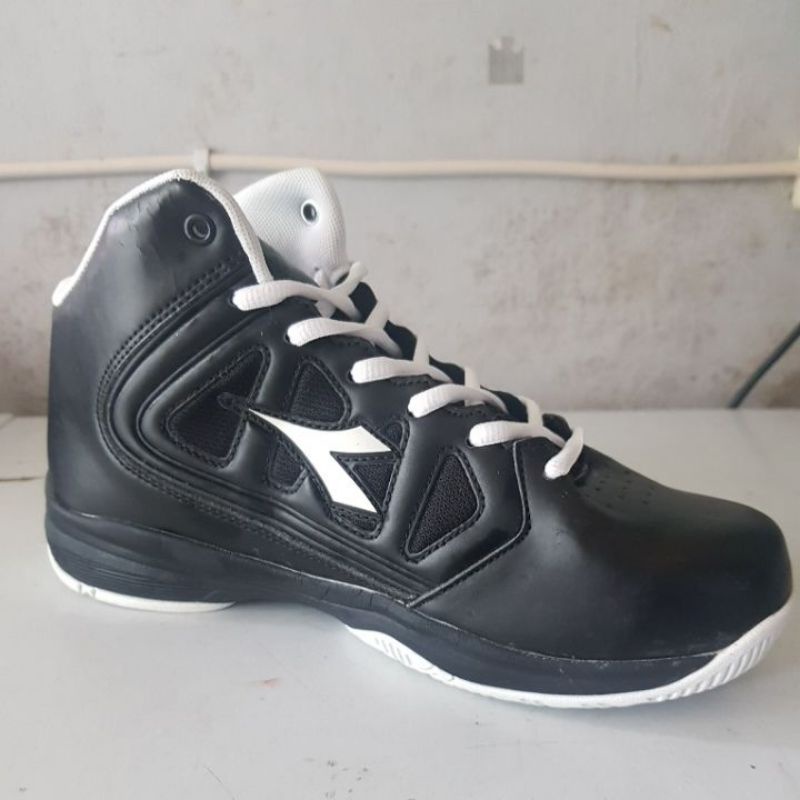 Jual SEPATU BASKET DIADORA GUARD ORIGINAL | Shopee Indonesia