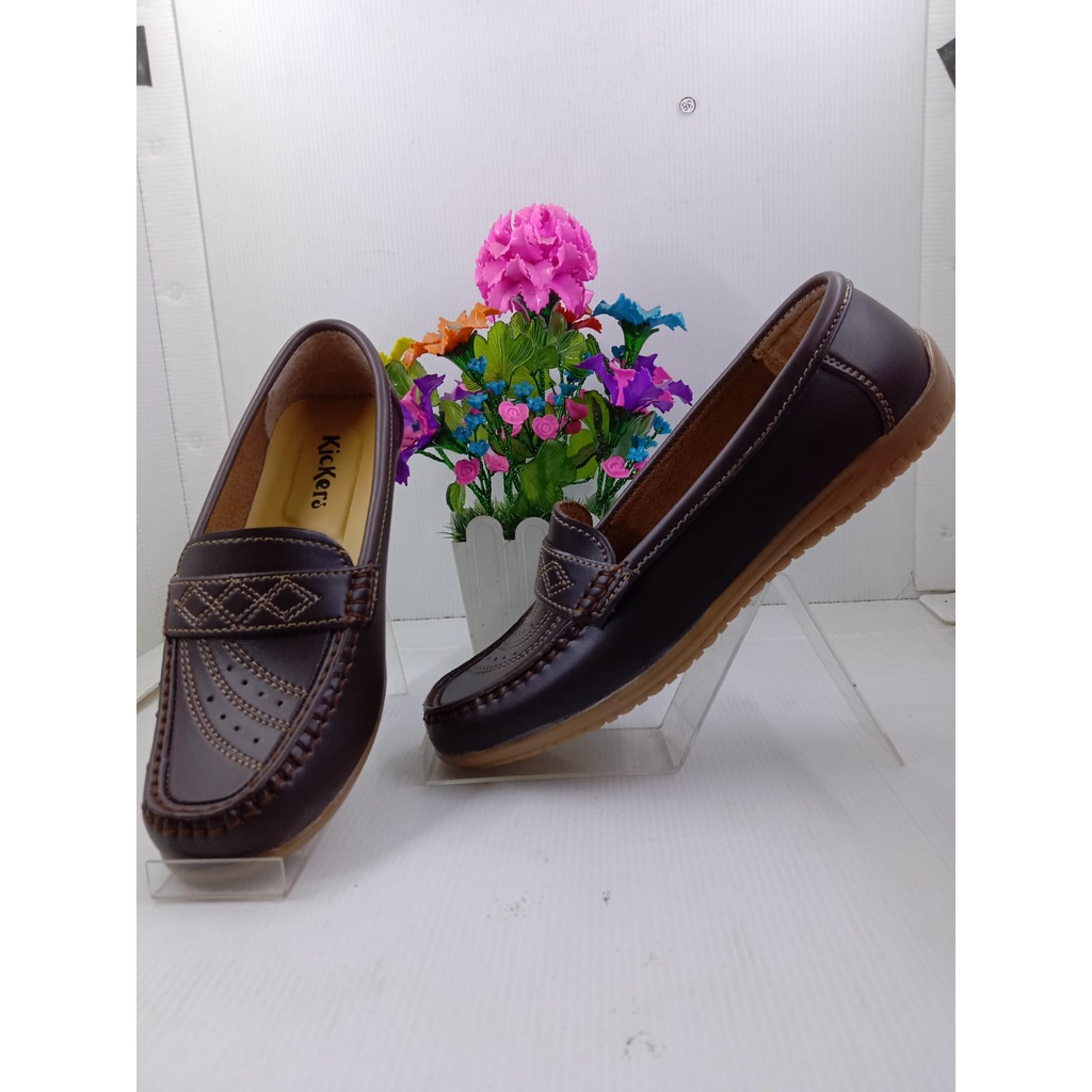 Jual Sepatu Cewek Kickers Slip On Putih Kerja Dinas Kantor Dosen Kuliah ...