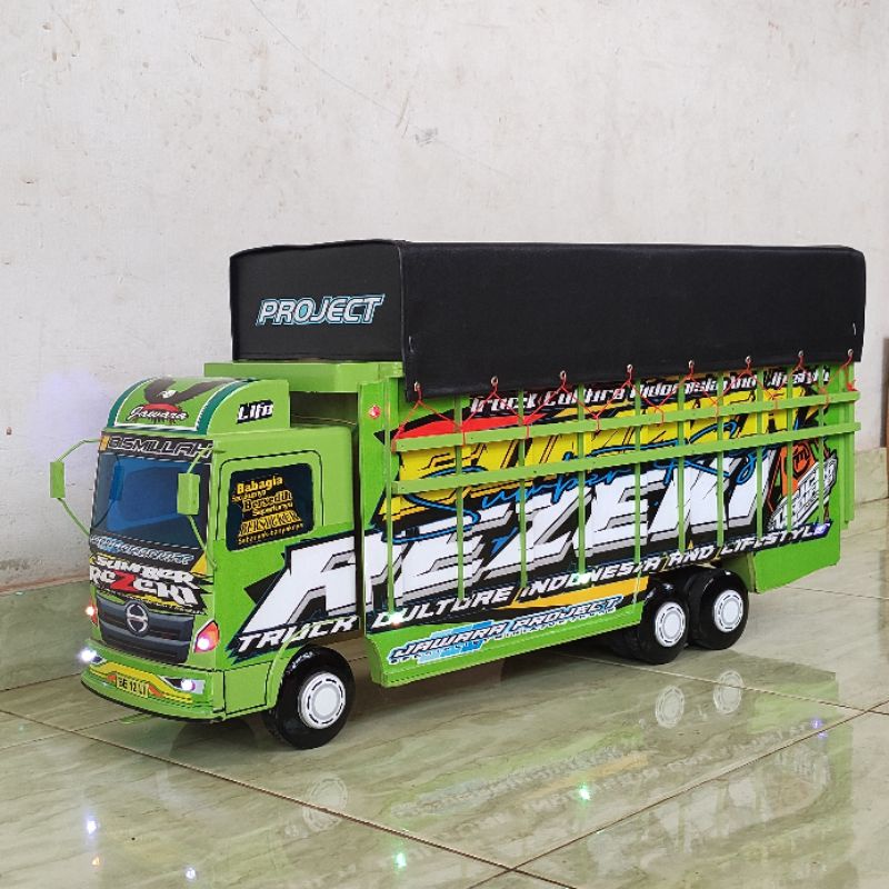 Jual Limited Miniatur mobil truk oleng kayu tronton hino jumbo 70cm ...