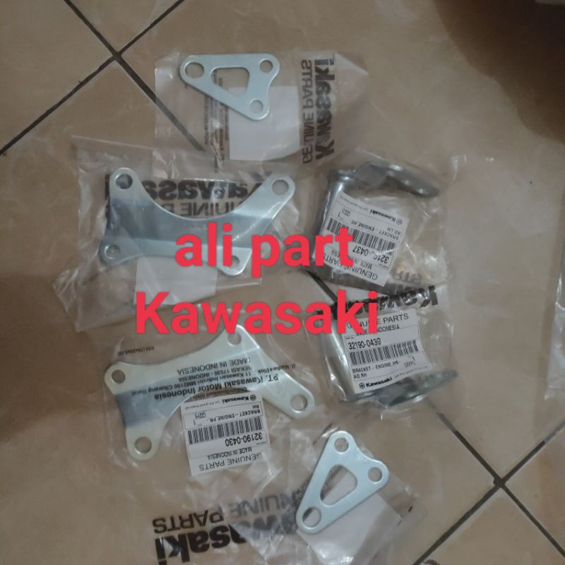 Jual BREKET BRACKET DUDUKAN MESIN ATAS/BAWAH/BELAKANG KLX 150 DTRACKER ...