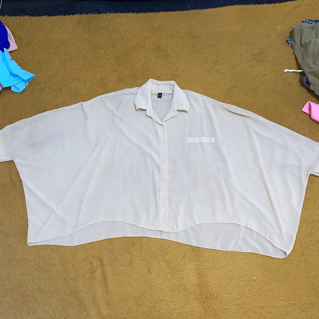 Jual KEMEJA BATWING / PRELOVED KEMEJA CROP OVERSIZE / THRIFT KEMEJA ...