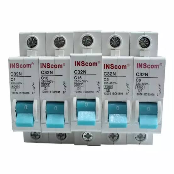 Jual MCB Saklar Biru Inscom 1P 2A 4A 6A 10A 16A 20A 32A | Shopee Indonesia