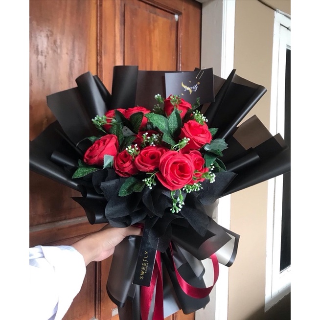 Jual Buket Bunga Mawar Merah / Bucket Wisuda | Shopee Indonesia